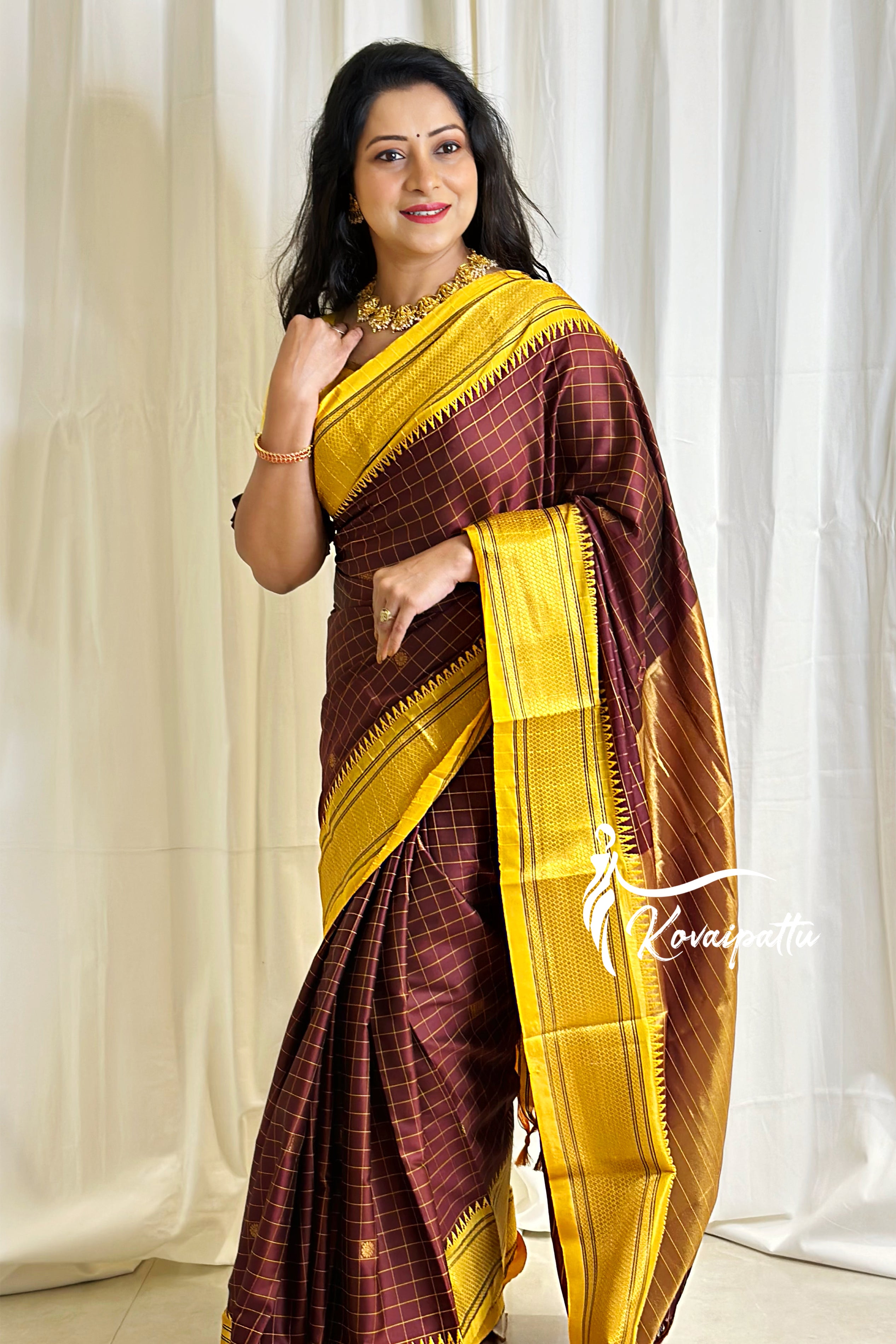 Rena Brown with yellow – Kovaipattu